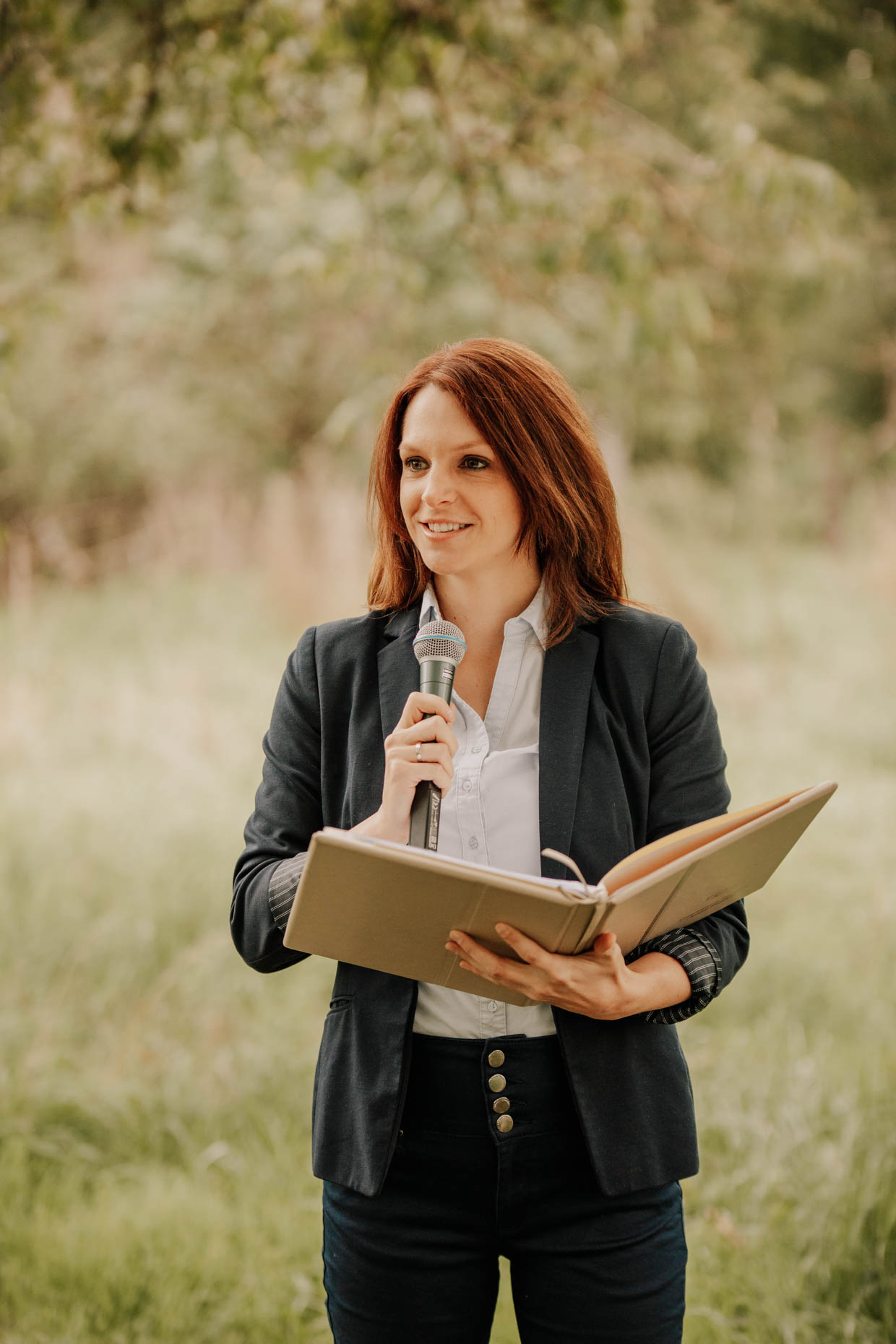 Christina Buckreus – Hochzeitsrednerin für freie Trauungen